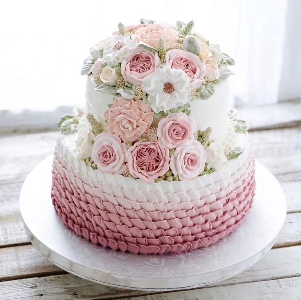 Artist From Jakarta Creates Stunning Treats in Her Cute Bakery