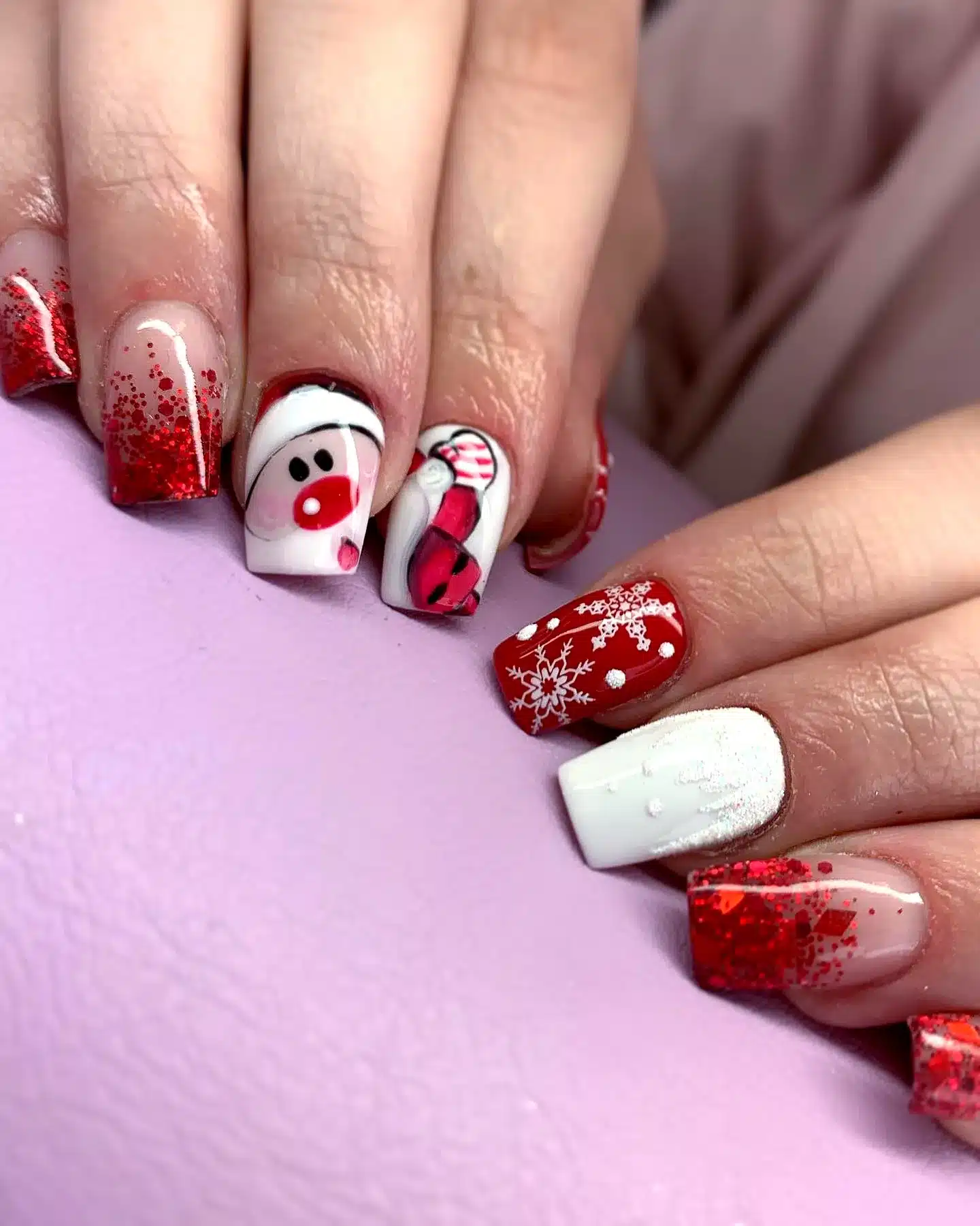 15 Cute Santa Claus Nails Ideas for Your Holiday Manicure