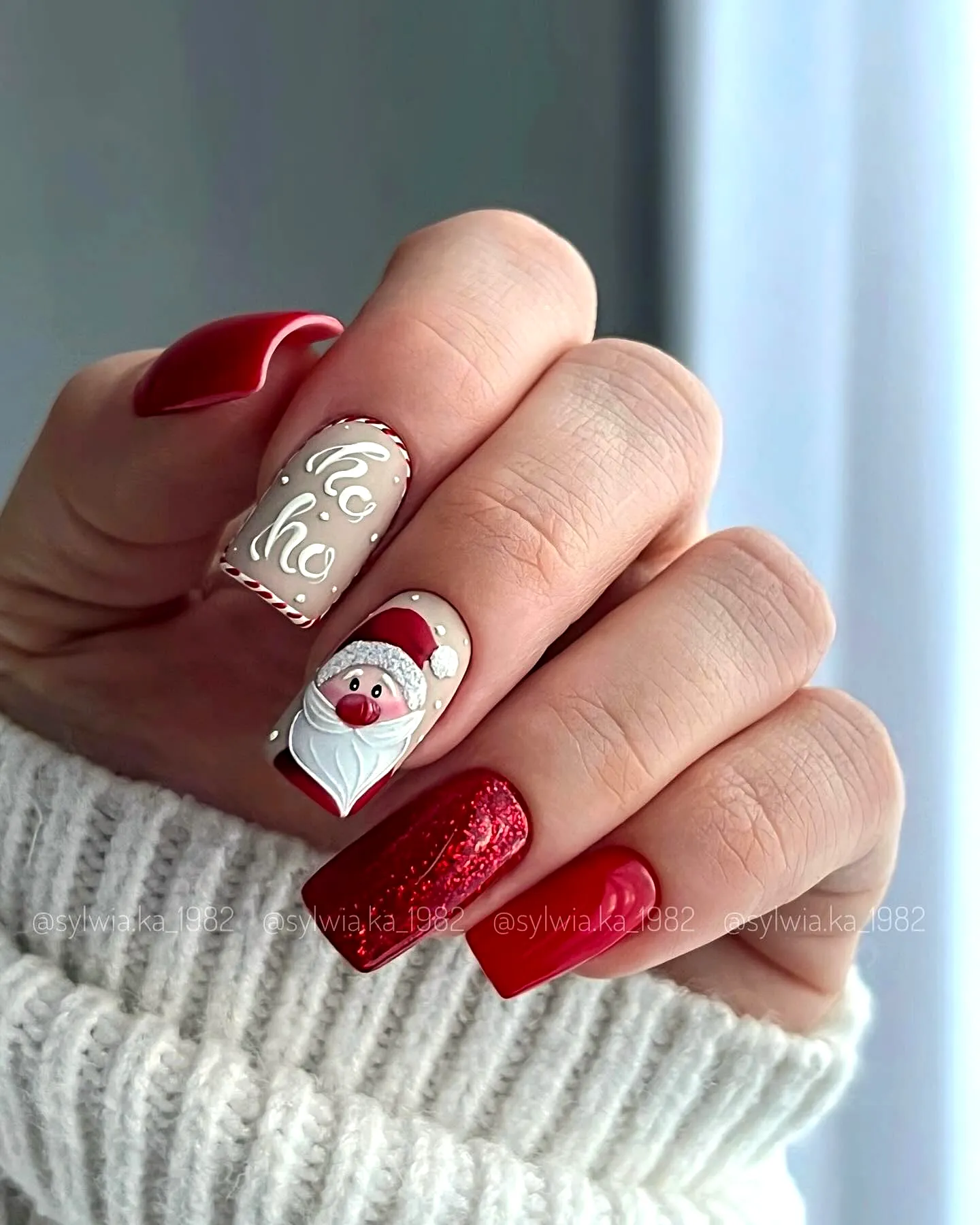 15 Cute Santa Claus Nails Ideas for Your Holiday Manicure