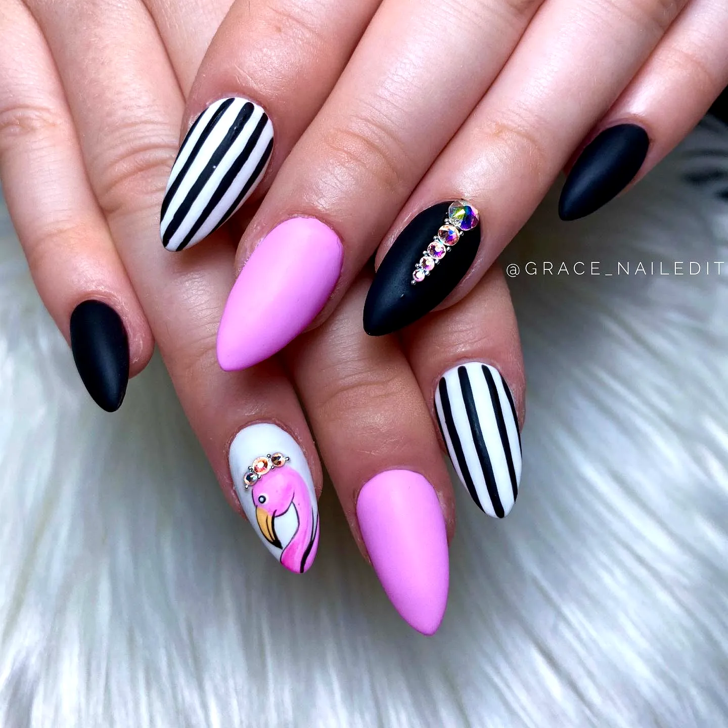 15 Trendy Flamingo Nail Ideas for a Cute Look