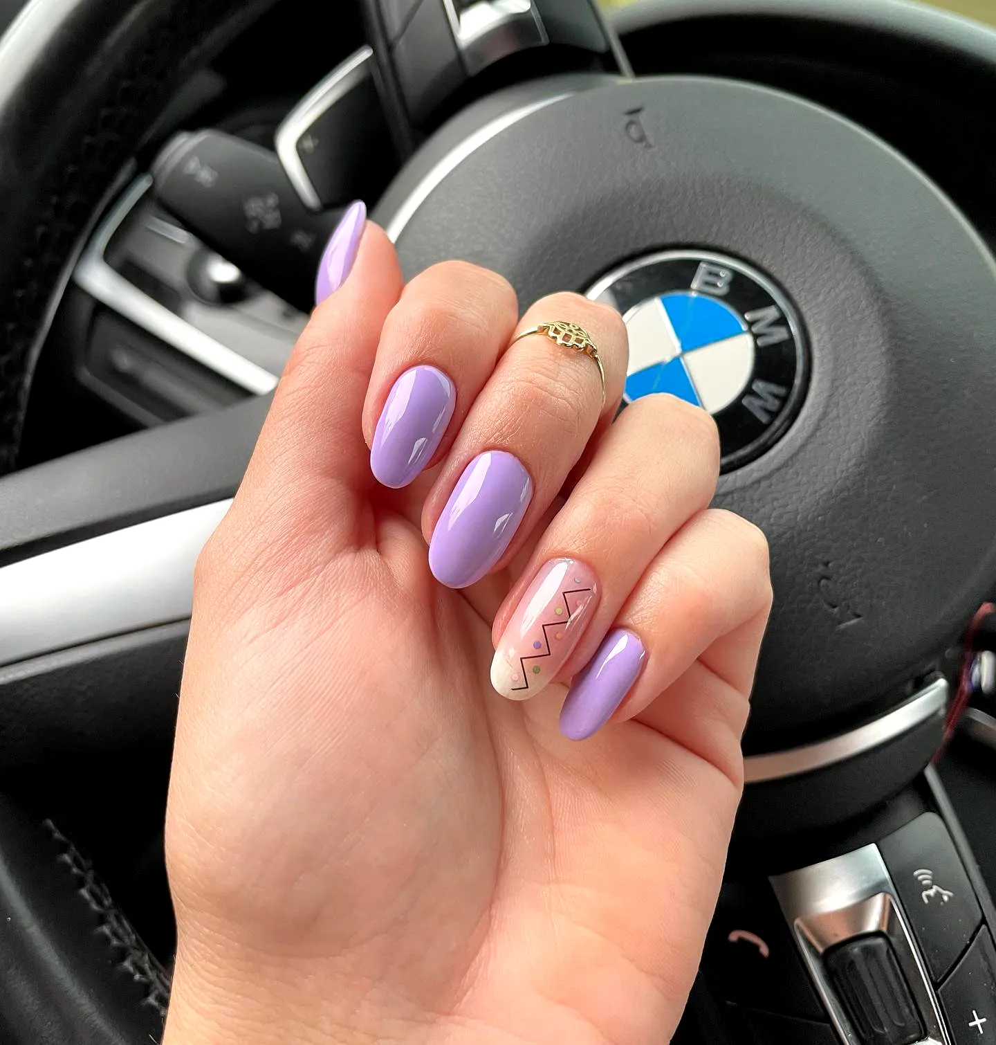 15 Cute Lilac Nail Ideas for a Glamorous Look