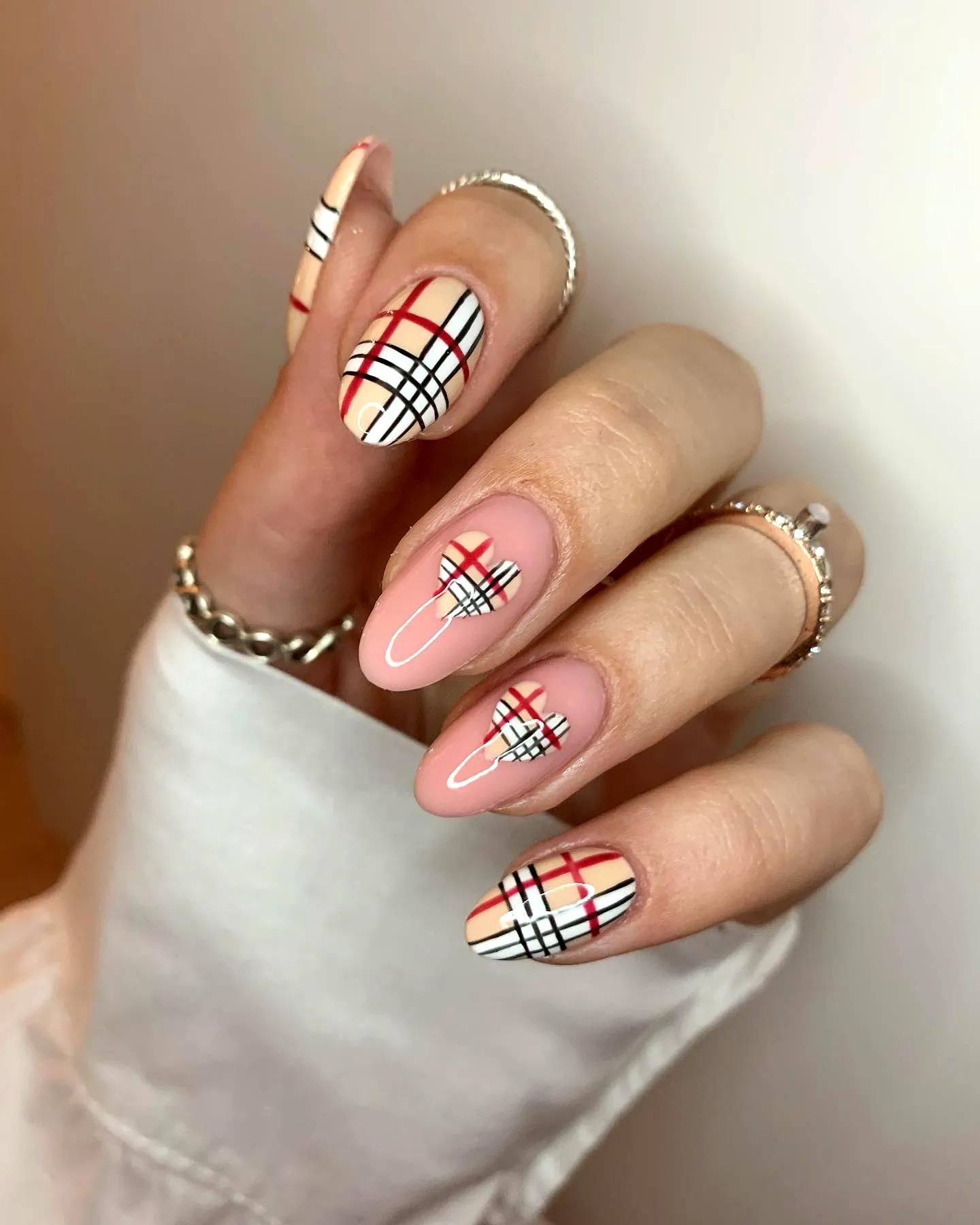 15 Trendy Burberry Nails Ideas for a Classy Look