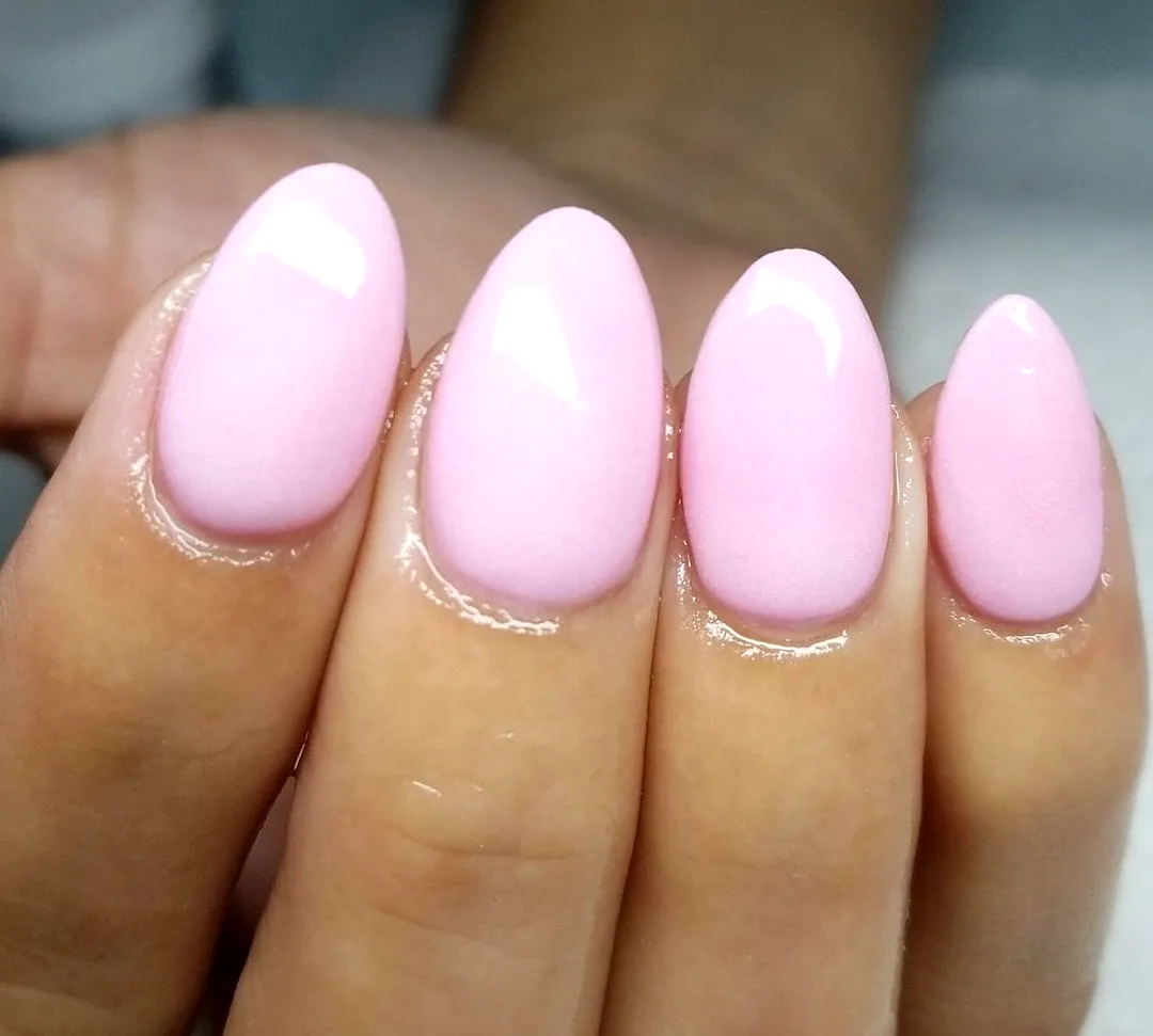 15 Trendy Oval Nail Ideas for a Classy Look