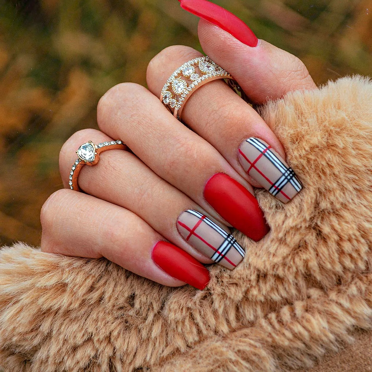 15 Trendy Burberry Nails Ideas for a Classy Look