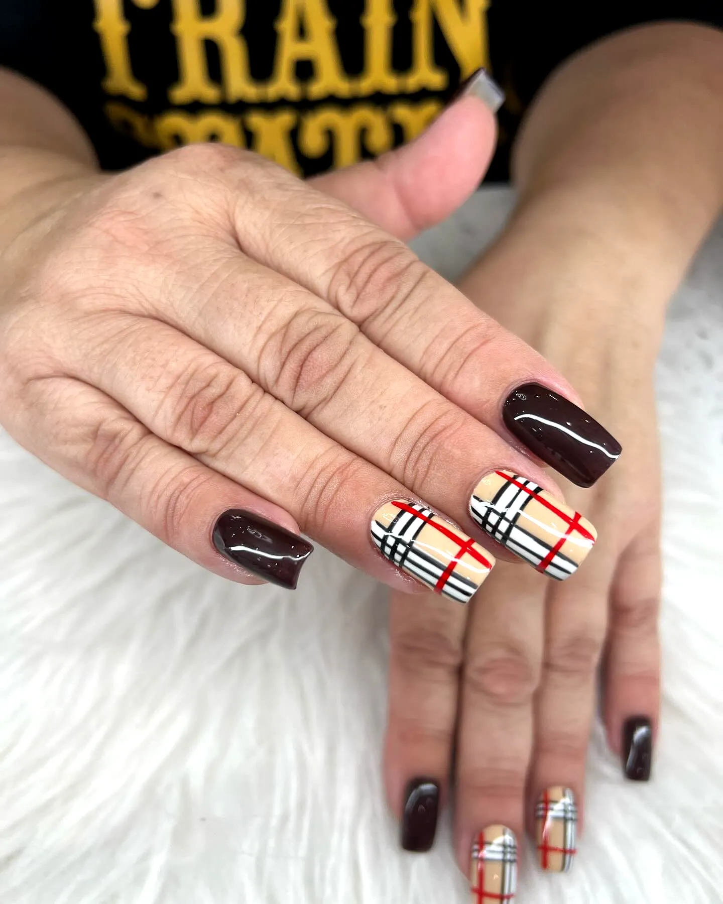 15 Trendy Burberry Nails Ideas for a Classy Look
