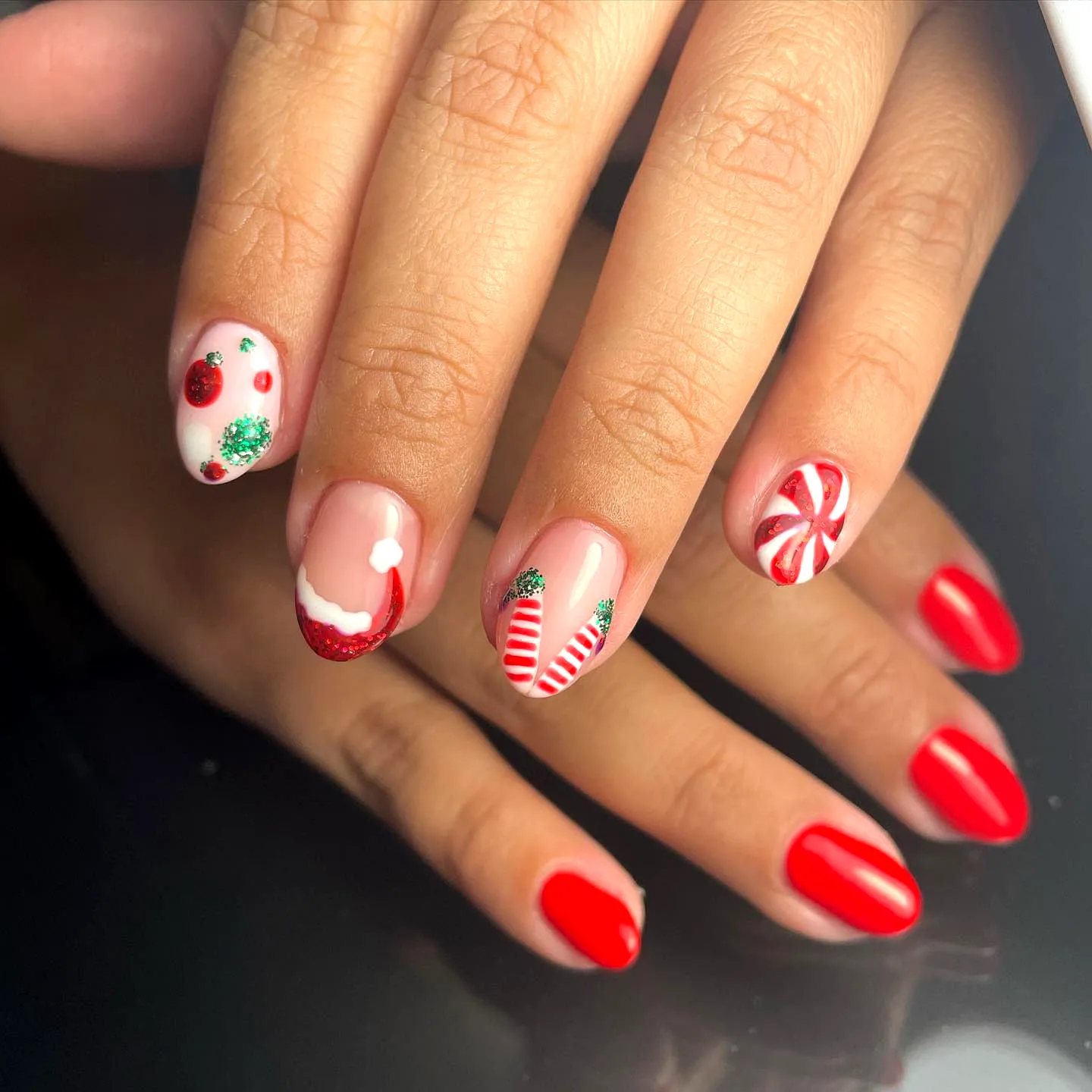 15 Cute Santa Claus Nails Ideas for Your Holiday Manicure