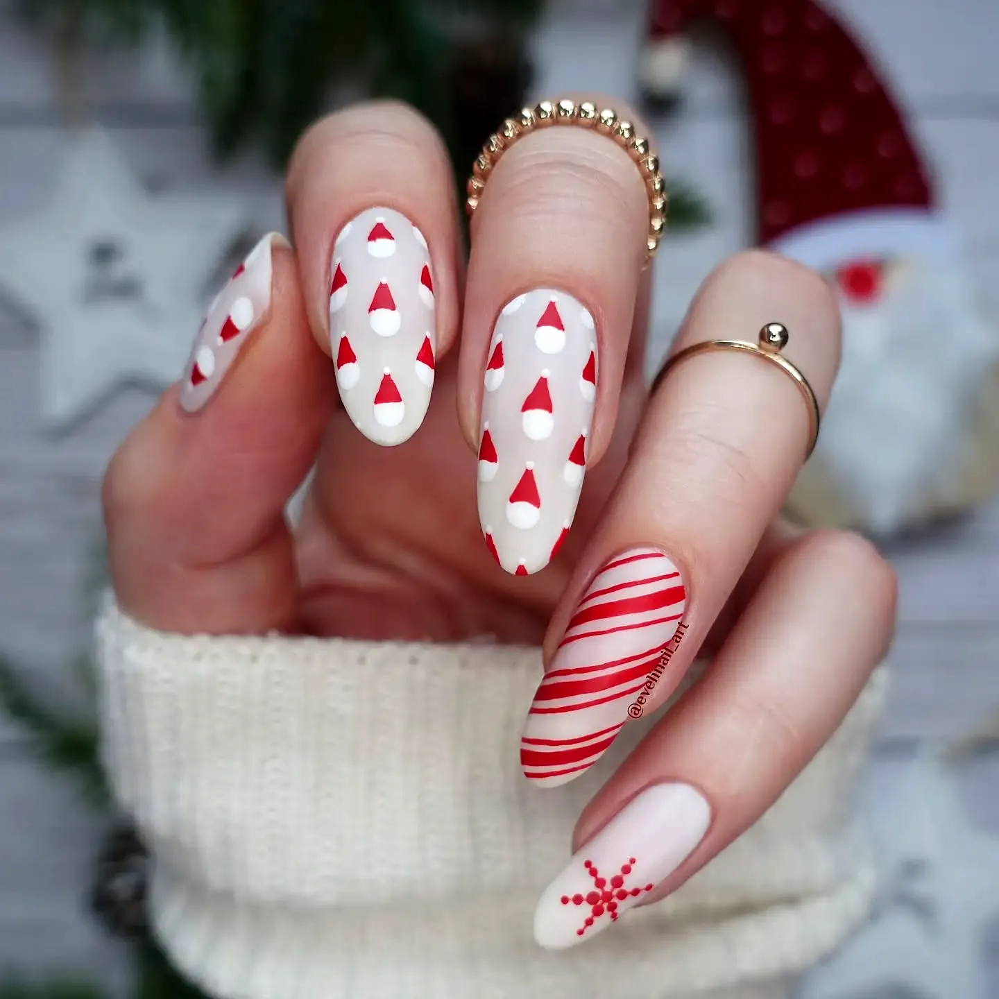 15 Cute Santa Claus Nails Ideas for Your Holiday Manicure