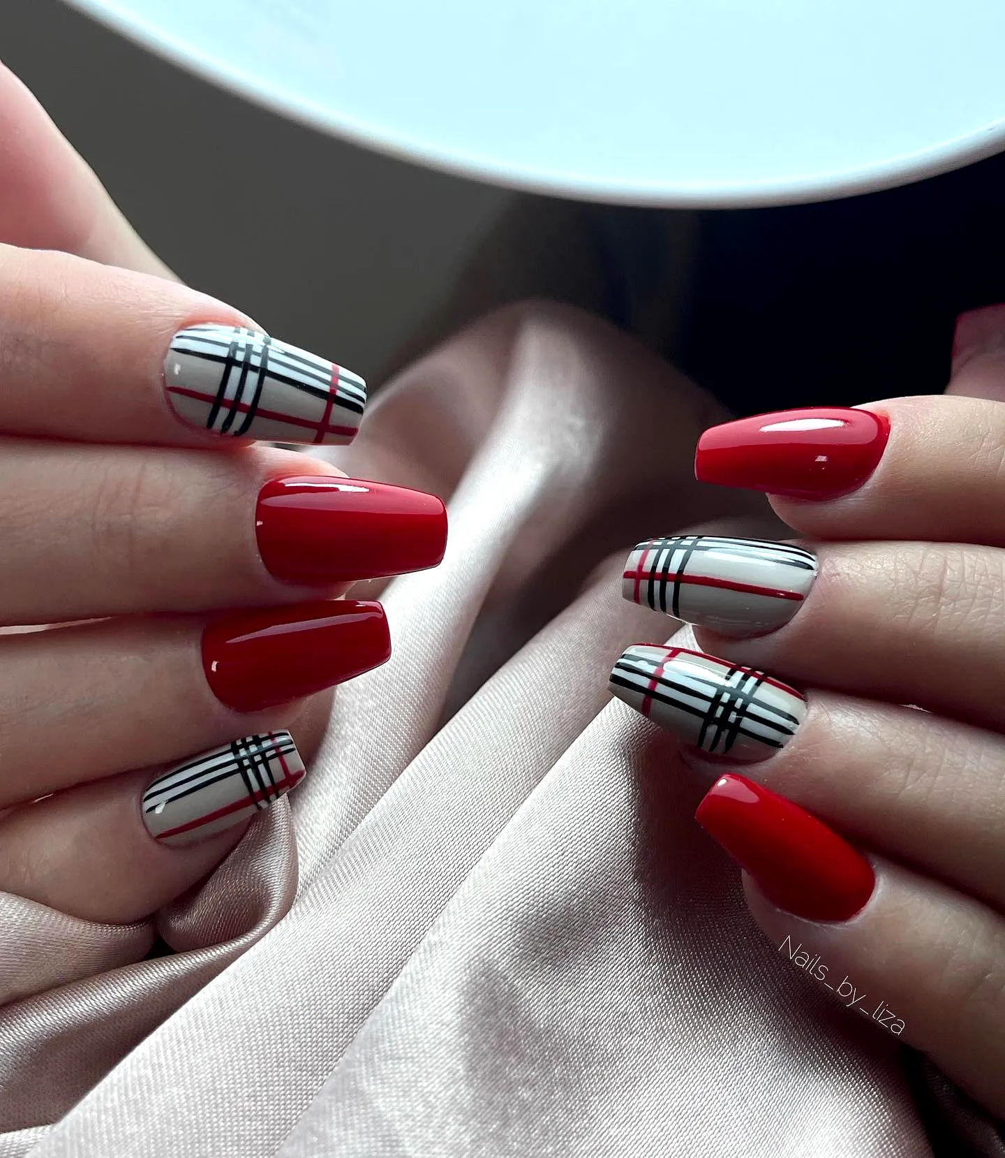 15 Trendy Burberry Nails Ideas for a Classy Look