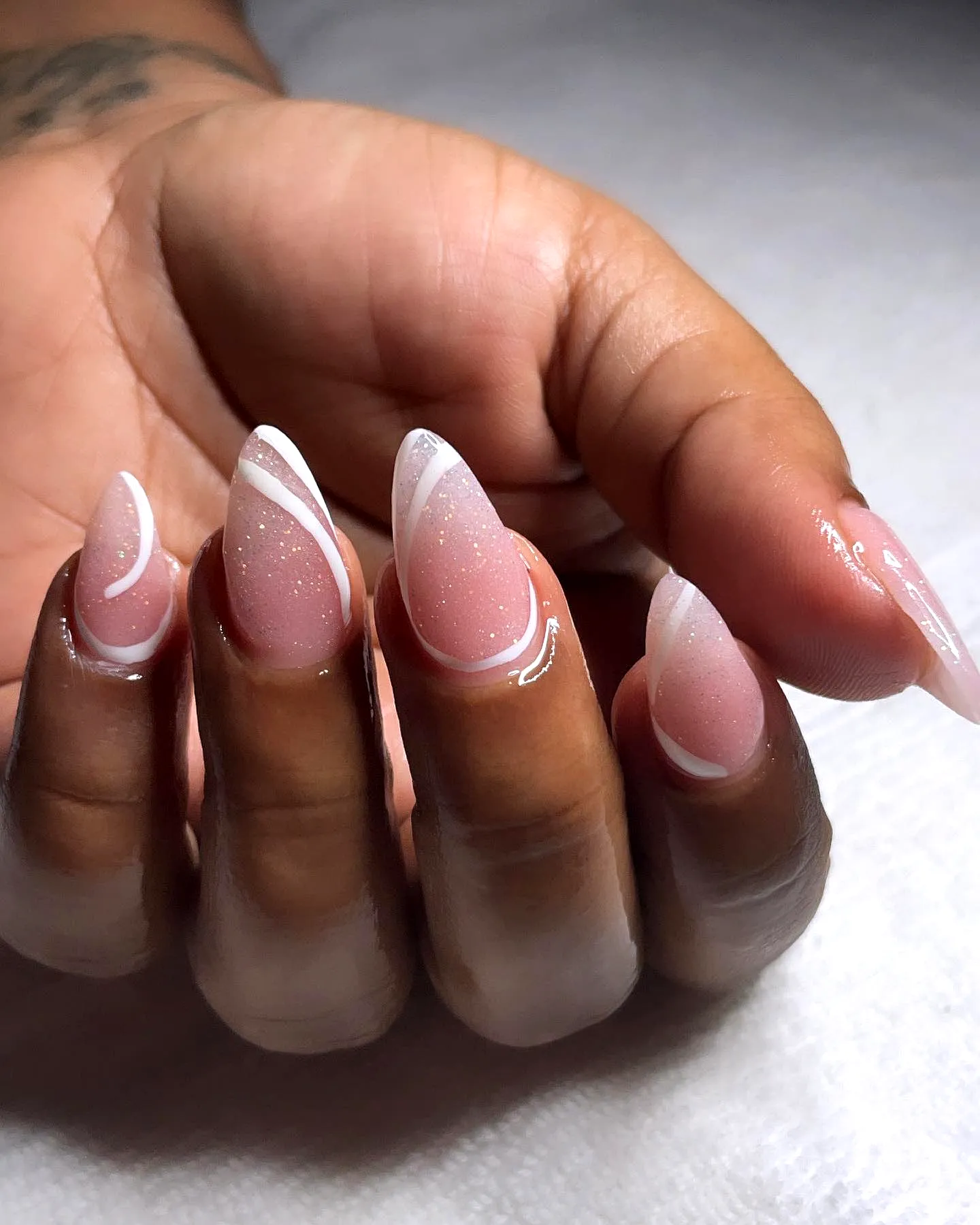 15 Trendy Oval Nail Ideas for a Classy Look