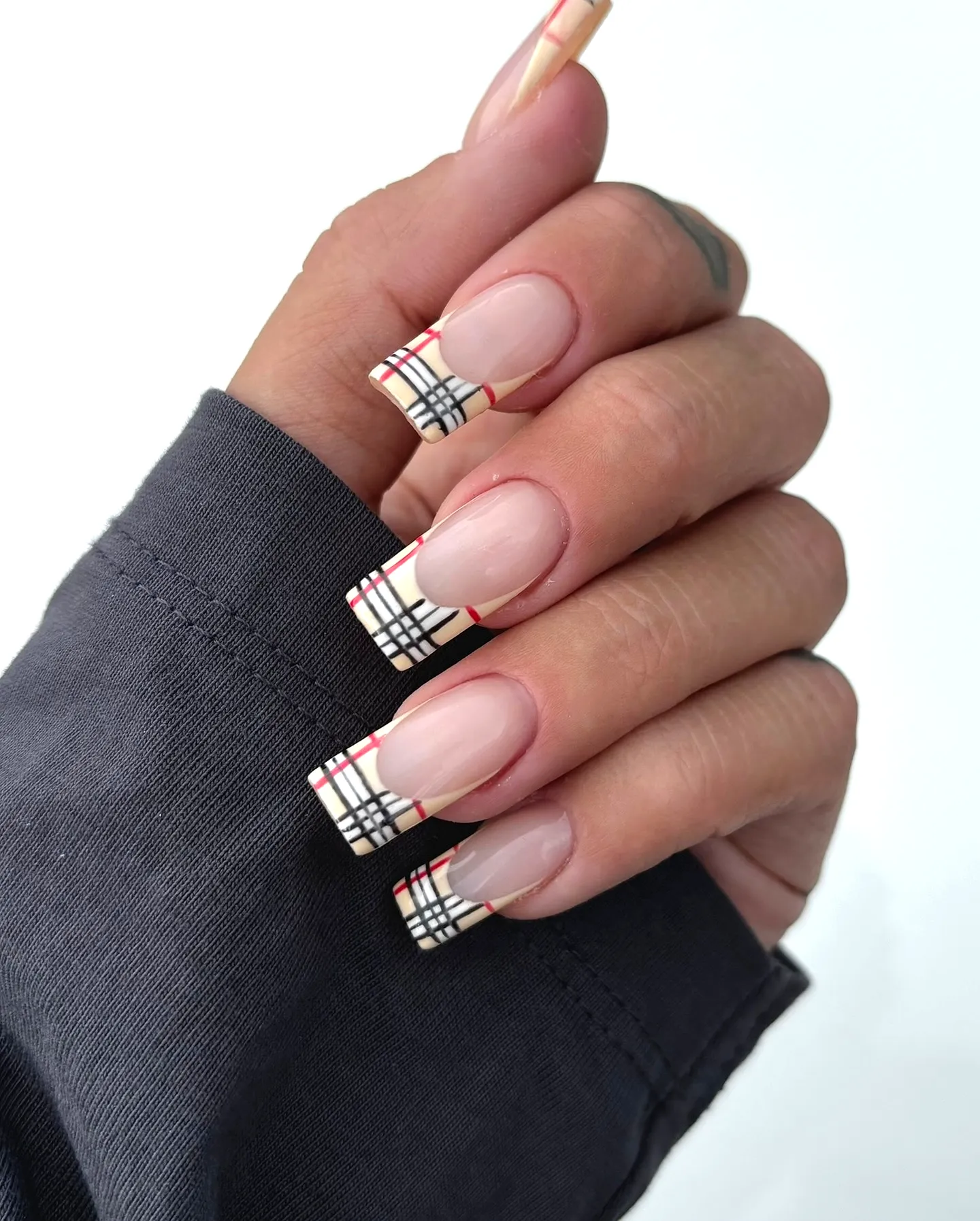 15 Trendy Burberry Nails Ideas for a Classy Look