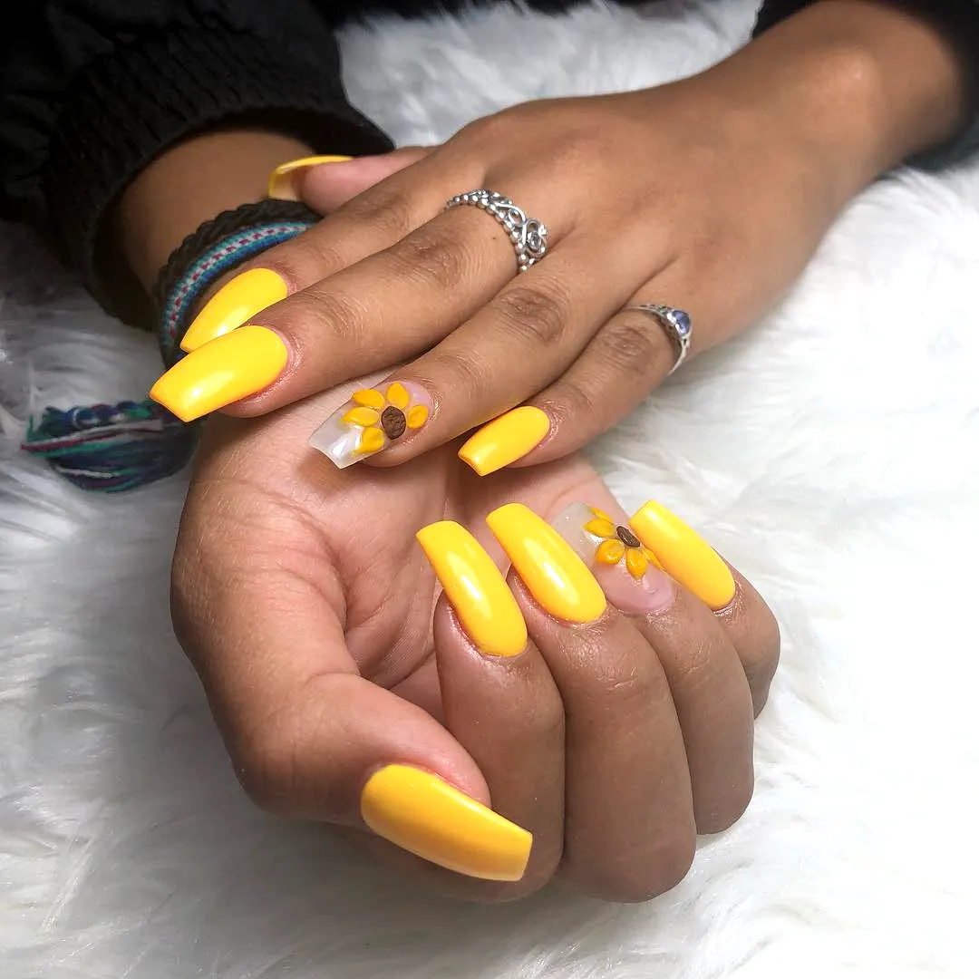 15+ Cute Sunflower Nail Designs for Trendy Looks